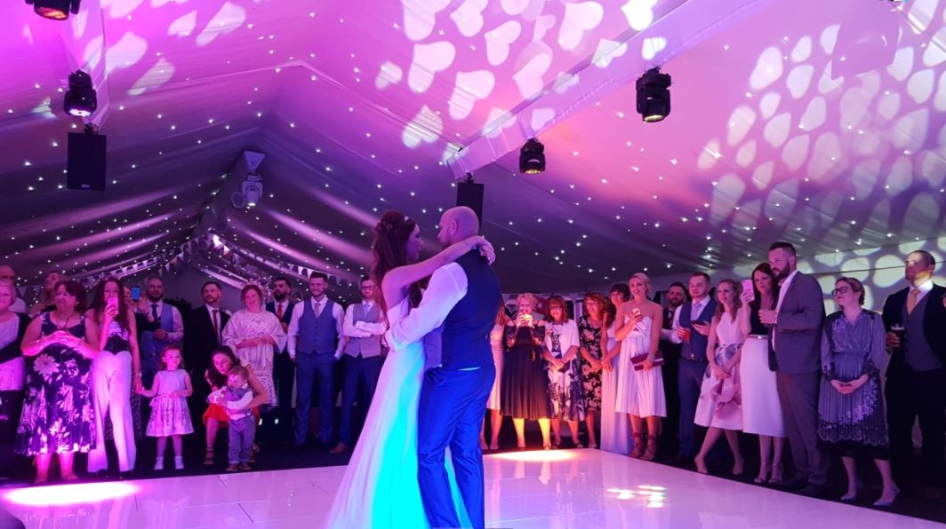 Mark Tolliss Entertainment – Mark Tolliss Entertainment – Wedding DJ ...